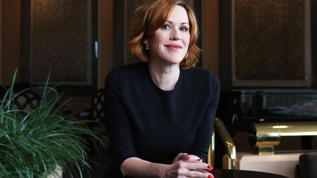 Molly Ringwald, 'Riverdale' Star, Gives Her Best Career and Love Advice ...