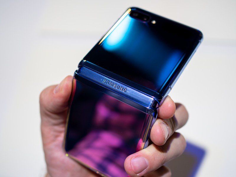 Samsung Galaxy Z Flip review: The weird and wonderful foldable ...
