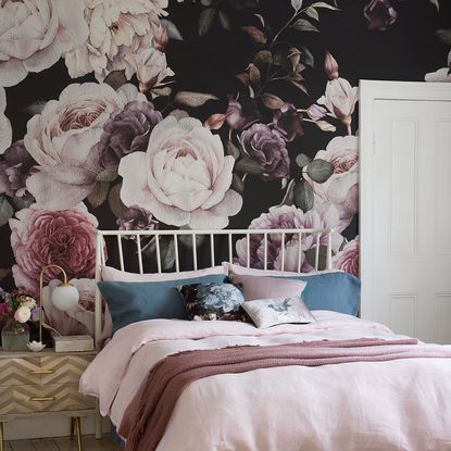 Feature wall ideas – make a style statement with wallpaper, paint ...