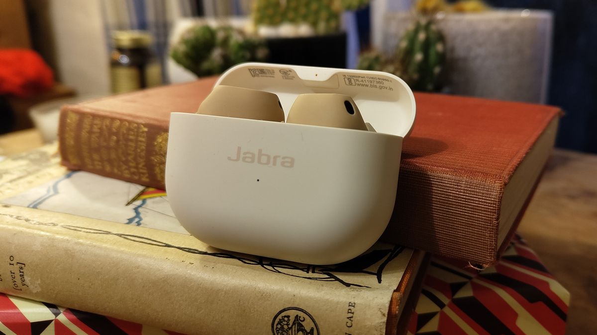 Jabra Elite 10 review: a cheaper, feature-packed alternative to the ...