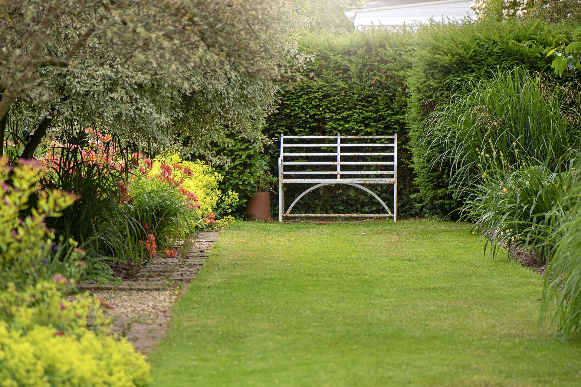 Lawn ideas: 10 gorgeous designs for plots of all shapes and sizes ...