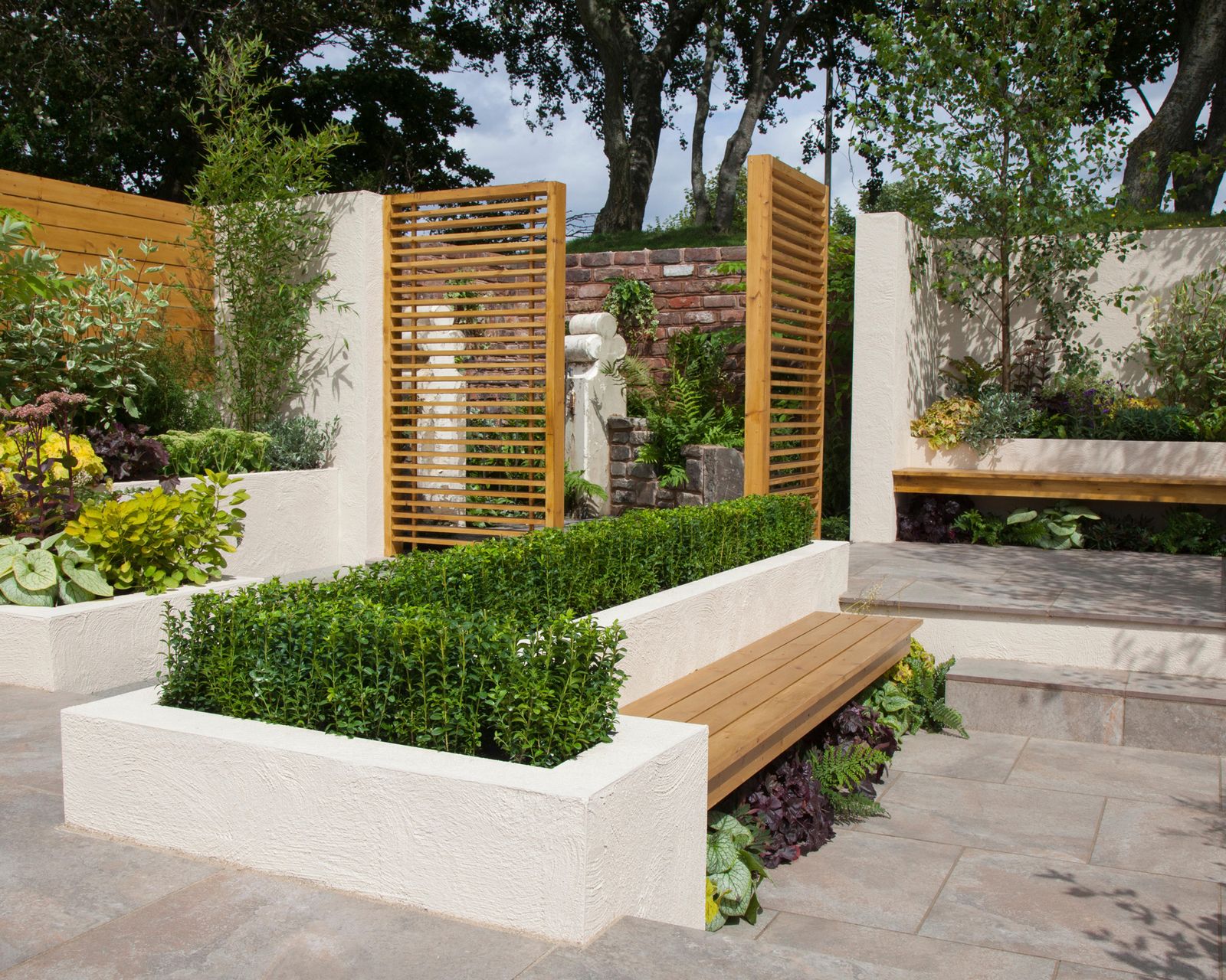 Landscaping with hedges: 11 clever ways to include them | Homes and Gardens