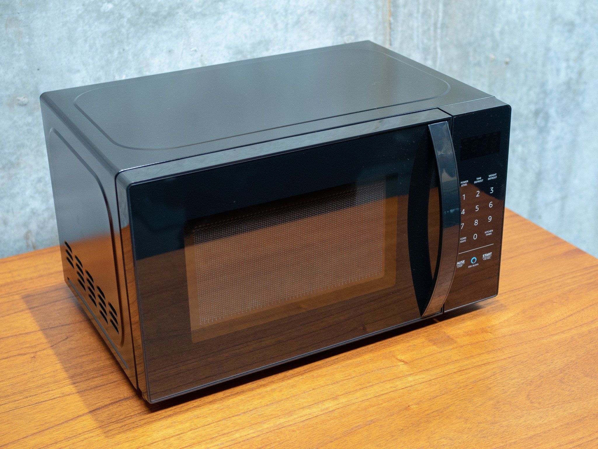 Should I buy the AmazonBasics Microwave? | Android Central