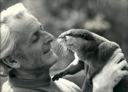 Sir Peter Scott: the Olympic sailor, national glider-flying champion ...