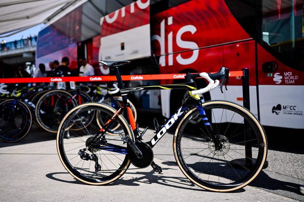 Campagnolo Super Record 1X13 drivetrain spotted at the Tour de France ...