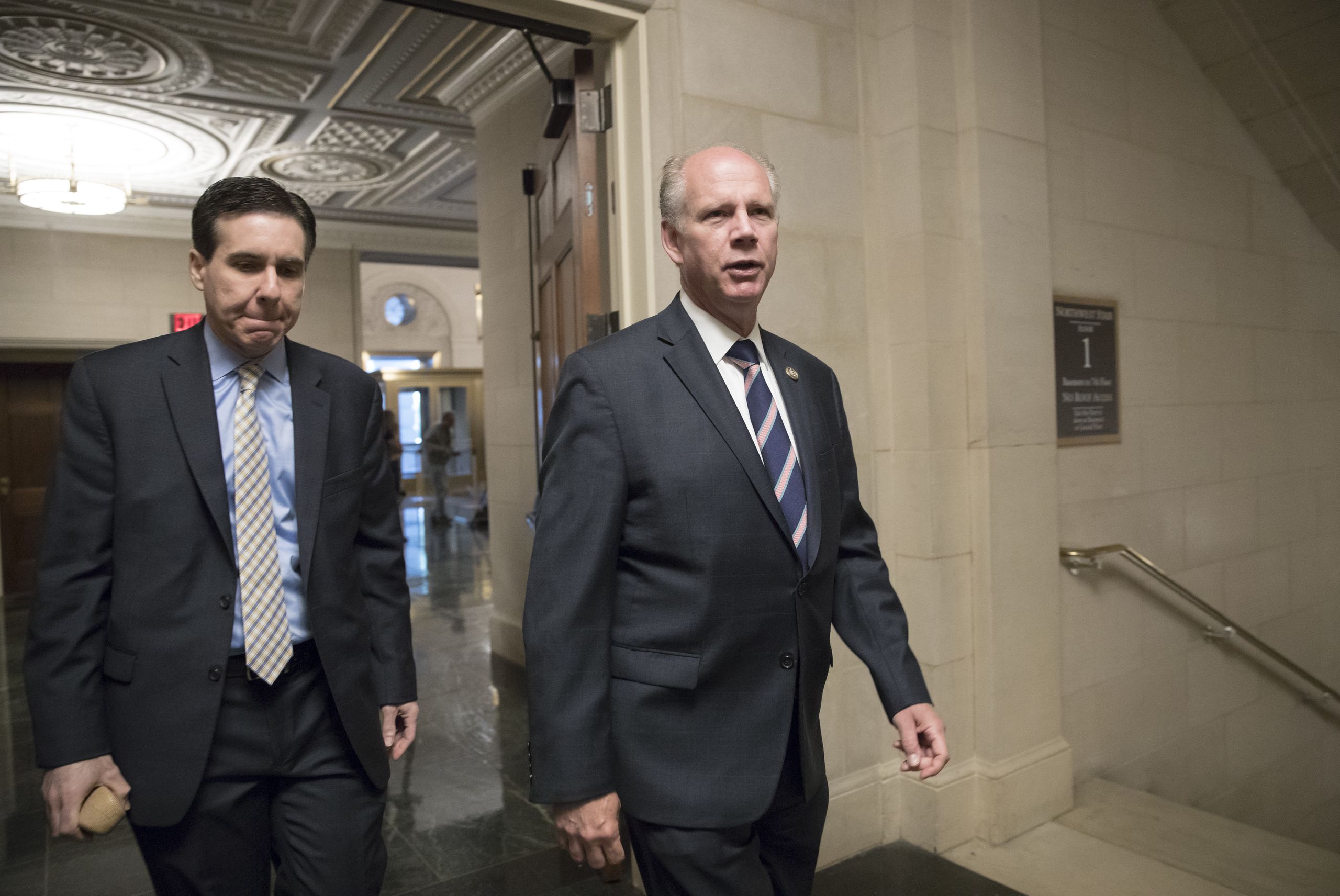 GOP lawmaker will introduce bill requiring display of Trump, Pence ...