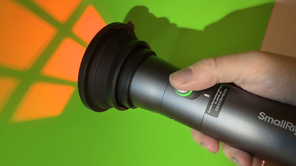 SmallRig RF 10C LED photography flashlight review: a clever pocketable ...