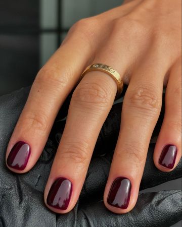 Merlot Nails Are the Anti-Spring Nail Trend You Need to See | Who What Wear