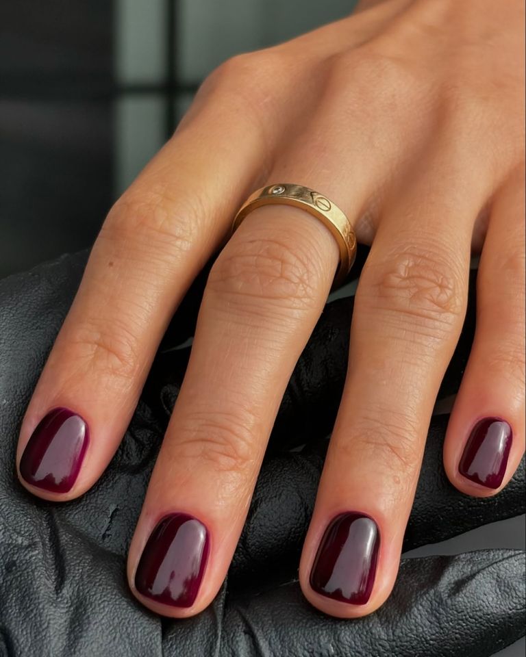 Merlot Nails Are the Anti-Spring Nail Trend You Need to See | Who What Wear