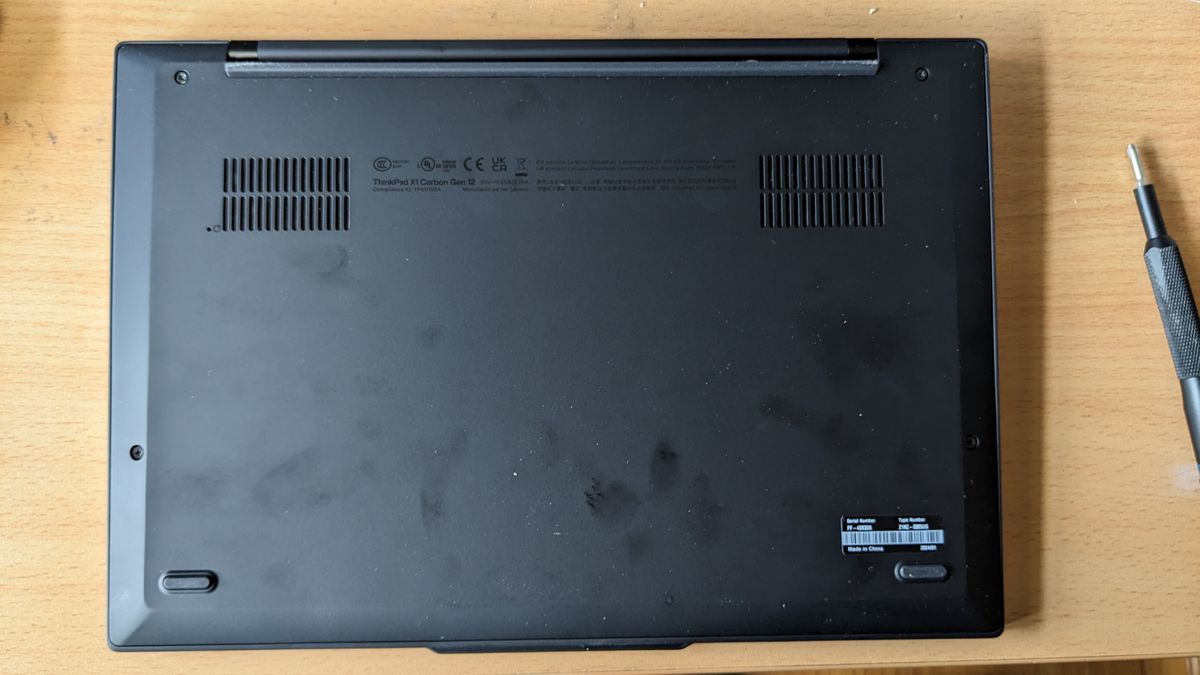 Lenovo ThinkPad X1 Carbon (Gen 12) Review: Light in Weight, Heavy in AI ...