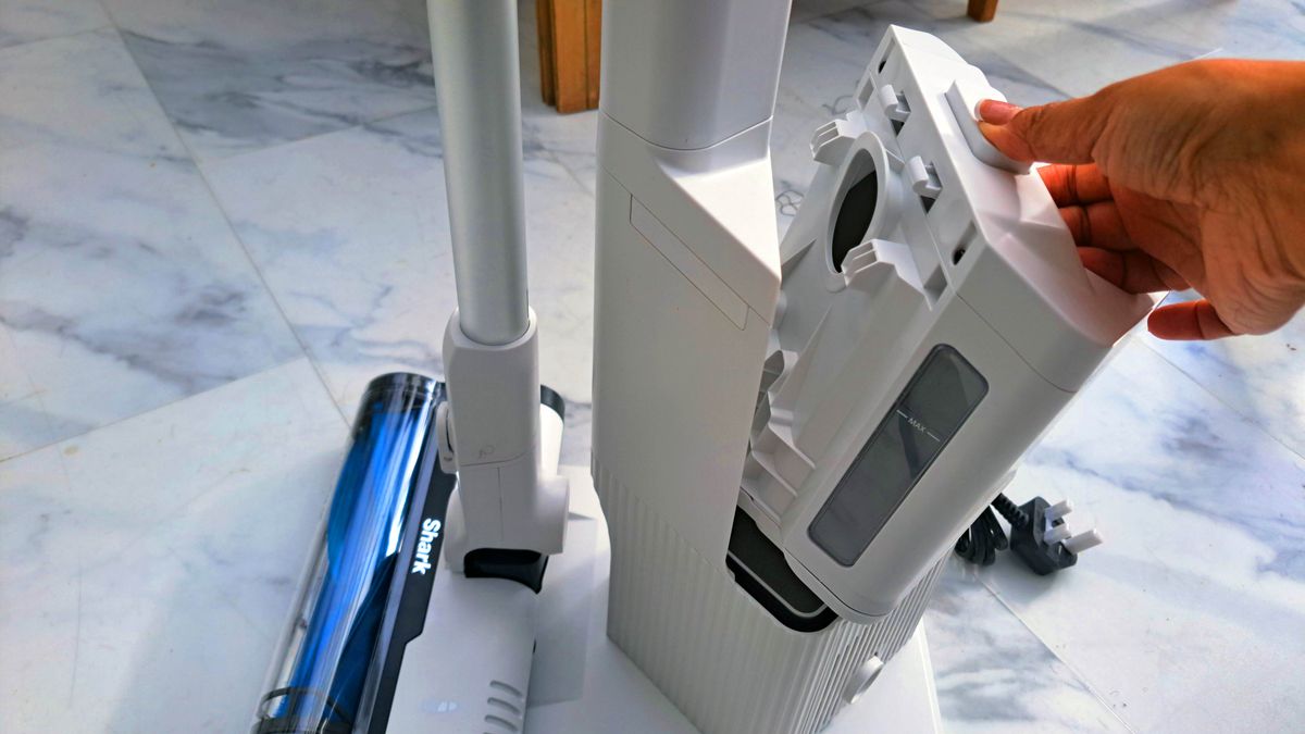 Shark Clean & Empty Cordless Vacuum Cleaner review | Tom's Guide