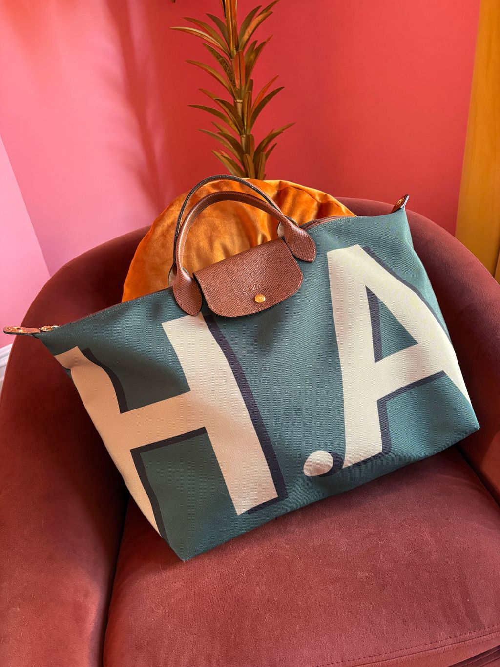 Longchamp's My Pliage Signature Bag Is the Perfect Airport Tote | Who What Wear