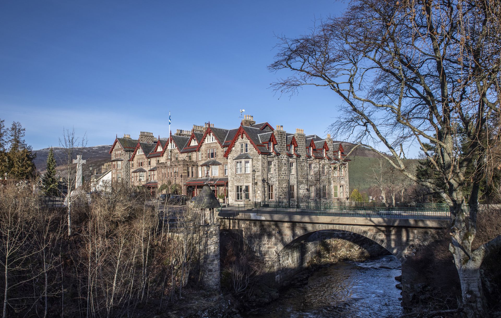 Cluny Castle: Granite, grandeur, and testimony to the exceptional ...