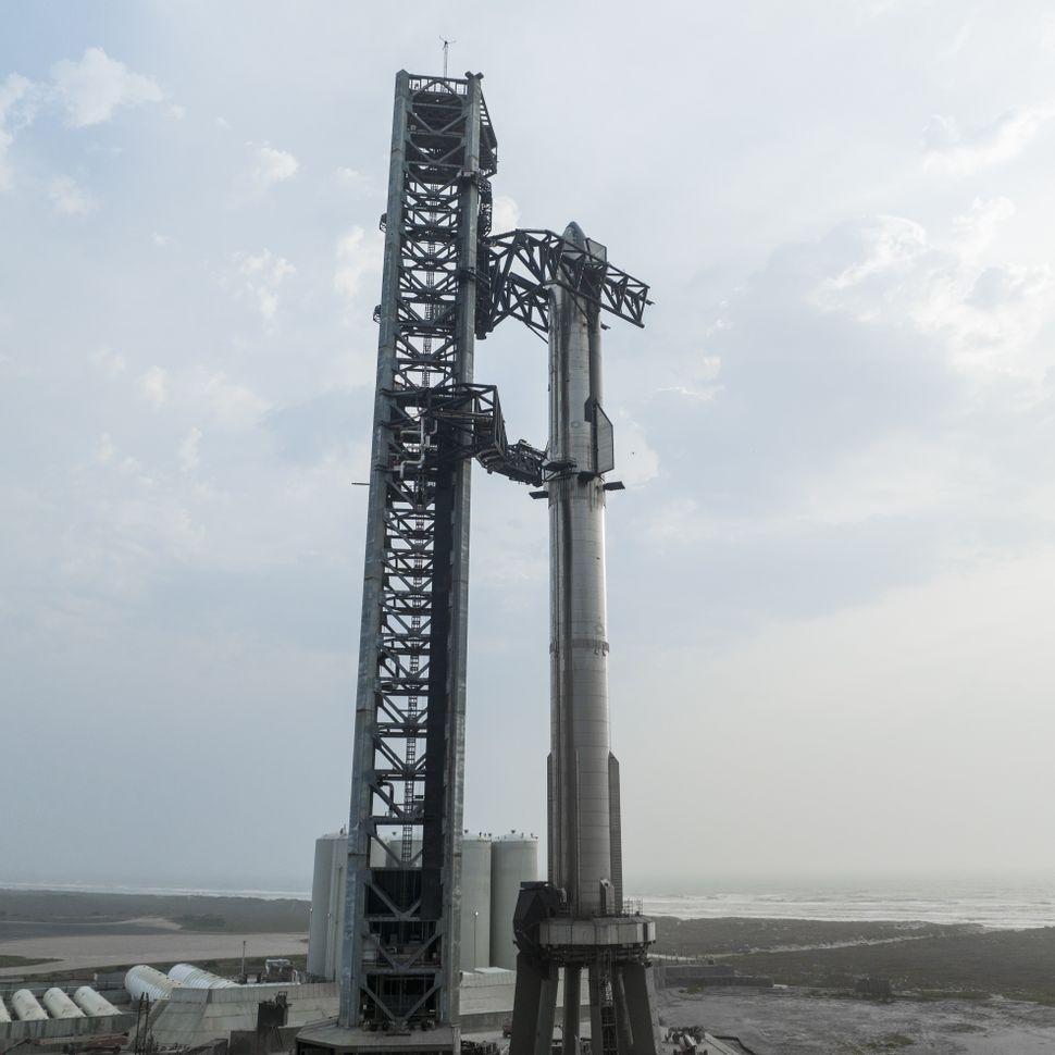 SpaceX's Starship looks amazing stacked for launch in these photos | Space