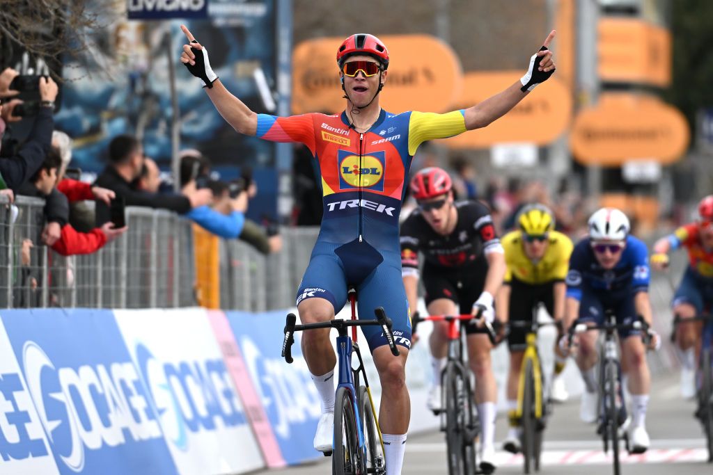 Tirreno-Adriatico: Jonathan Milan blasts to stunning bunch sprint ...