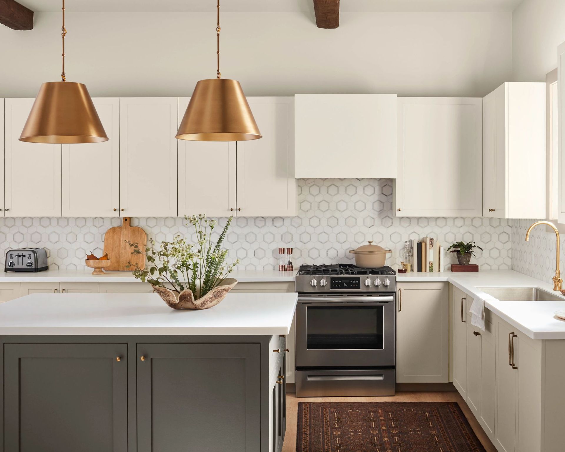 These are the best colors to paint your kitchen in 2024, according to ...
