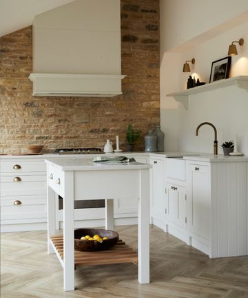 White modern farmhouse kitchen ideas: 10 ways to achieve a bright and timeless space | Homes and ...
