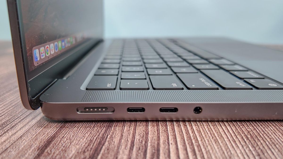 MacBook Air 15-inch M4 vs MacBook Pro 14-inch M4: Which is right for ...