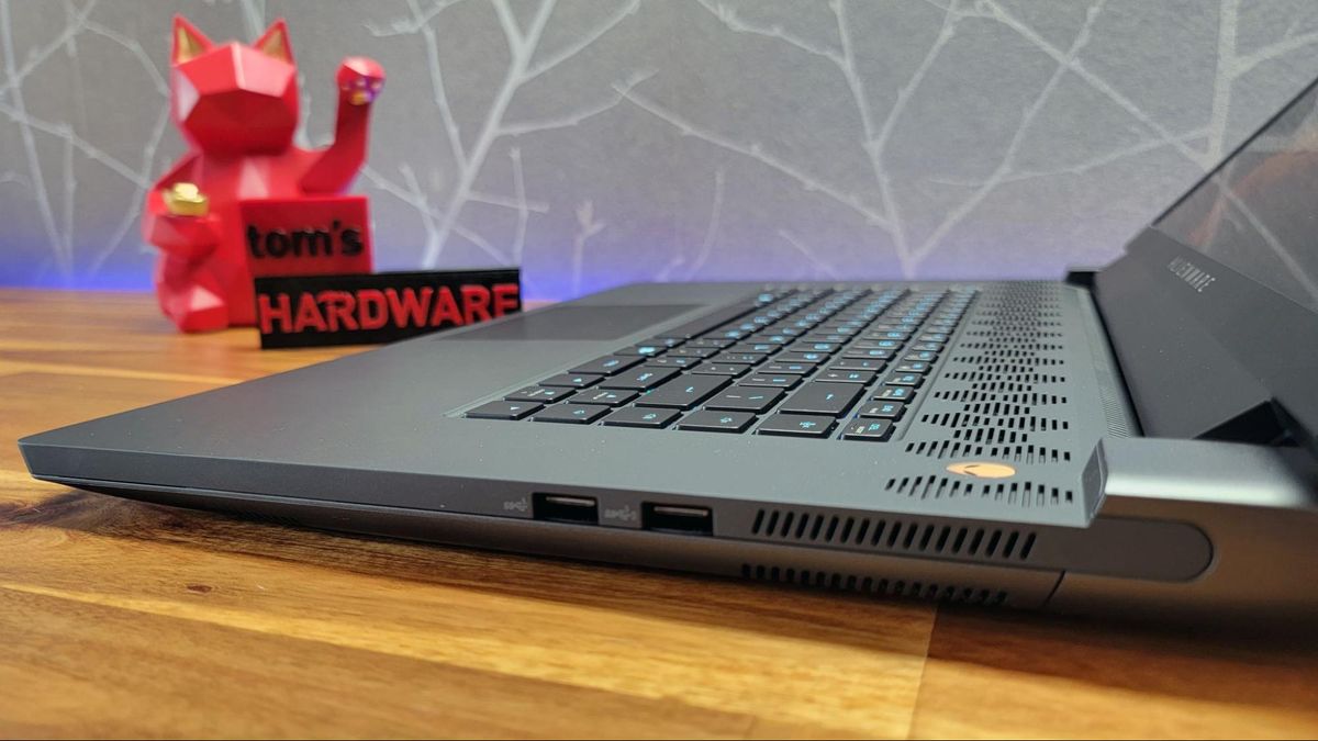 Alienware m17 R5 Review: Powerful All-AMD Alien | Tom's Hardware