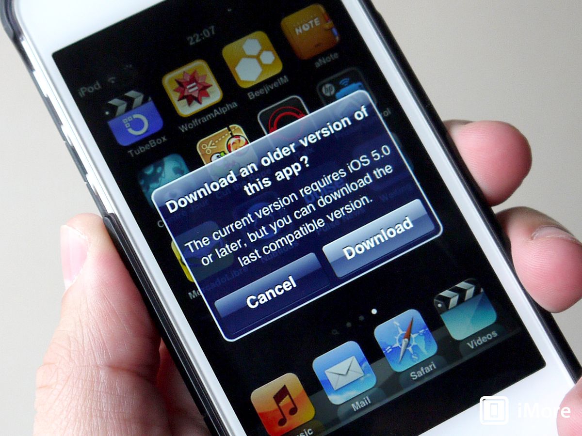 App Store offering up older versions of iOS apps for some, leaves many ...