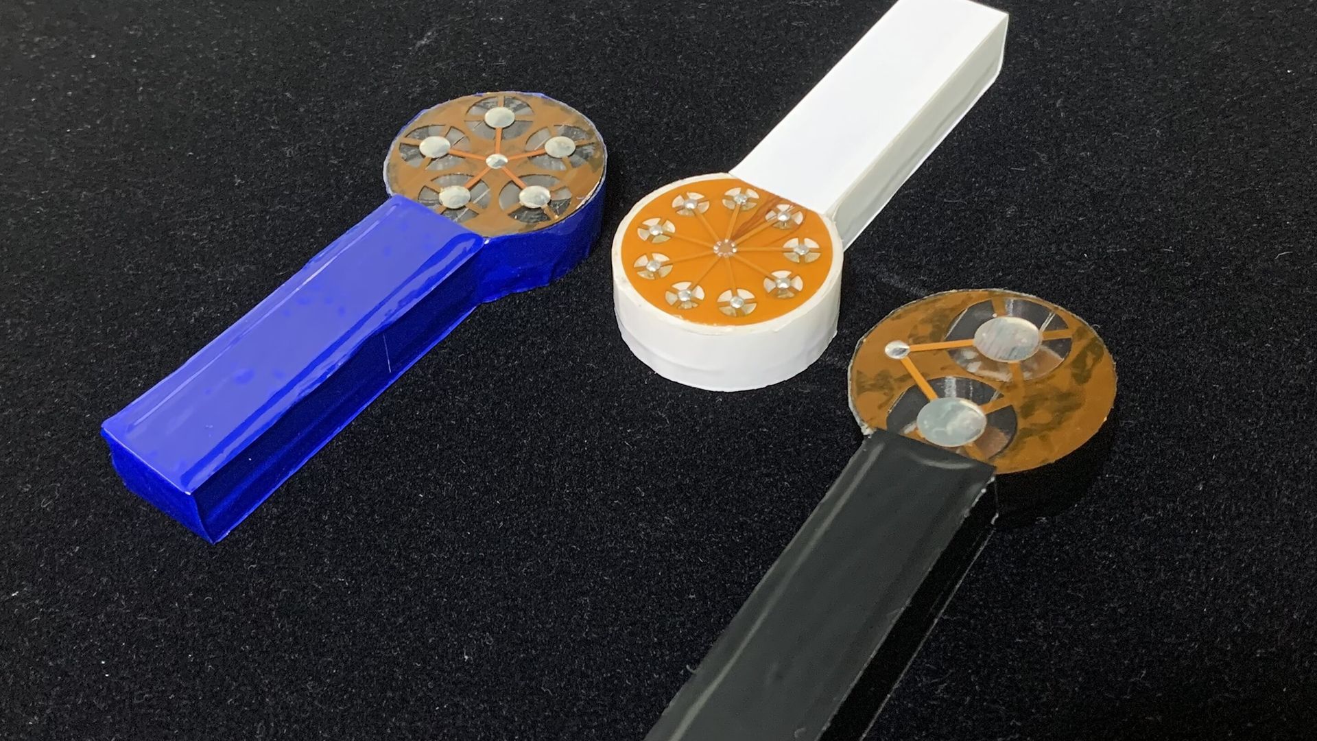 Weird lickable lollipop invention lets you taste in virtual reality ...