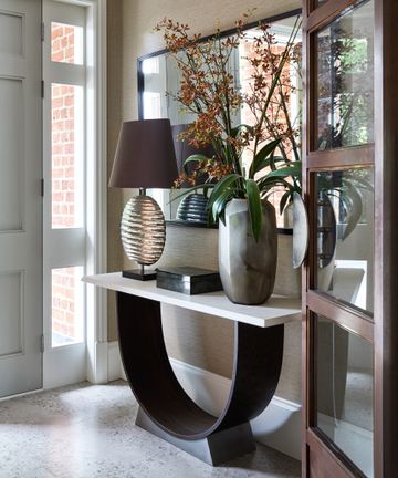 How to style a console table: 18 ideas for entryways and more | Homes ...