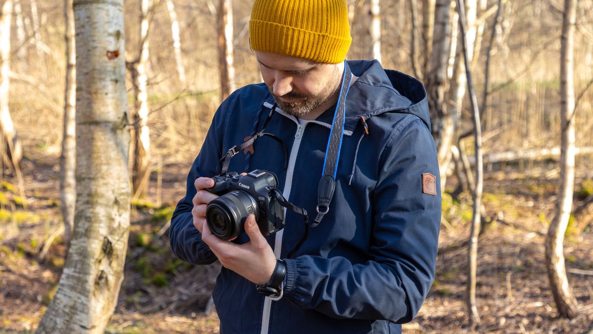 Think Tank Camera Strap V2.0 review: a basic neck strap that offers ...
