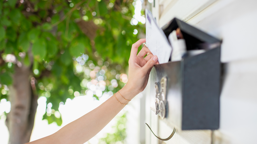 How to organize mail: 7 ways to prevent post from piling up | Homes and ...