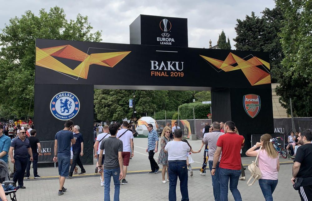 Arsenal and Chelsea fans make epic journey to Baku for Europa League ...