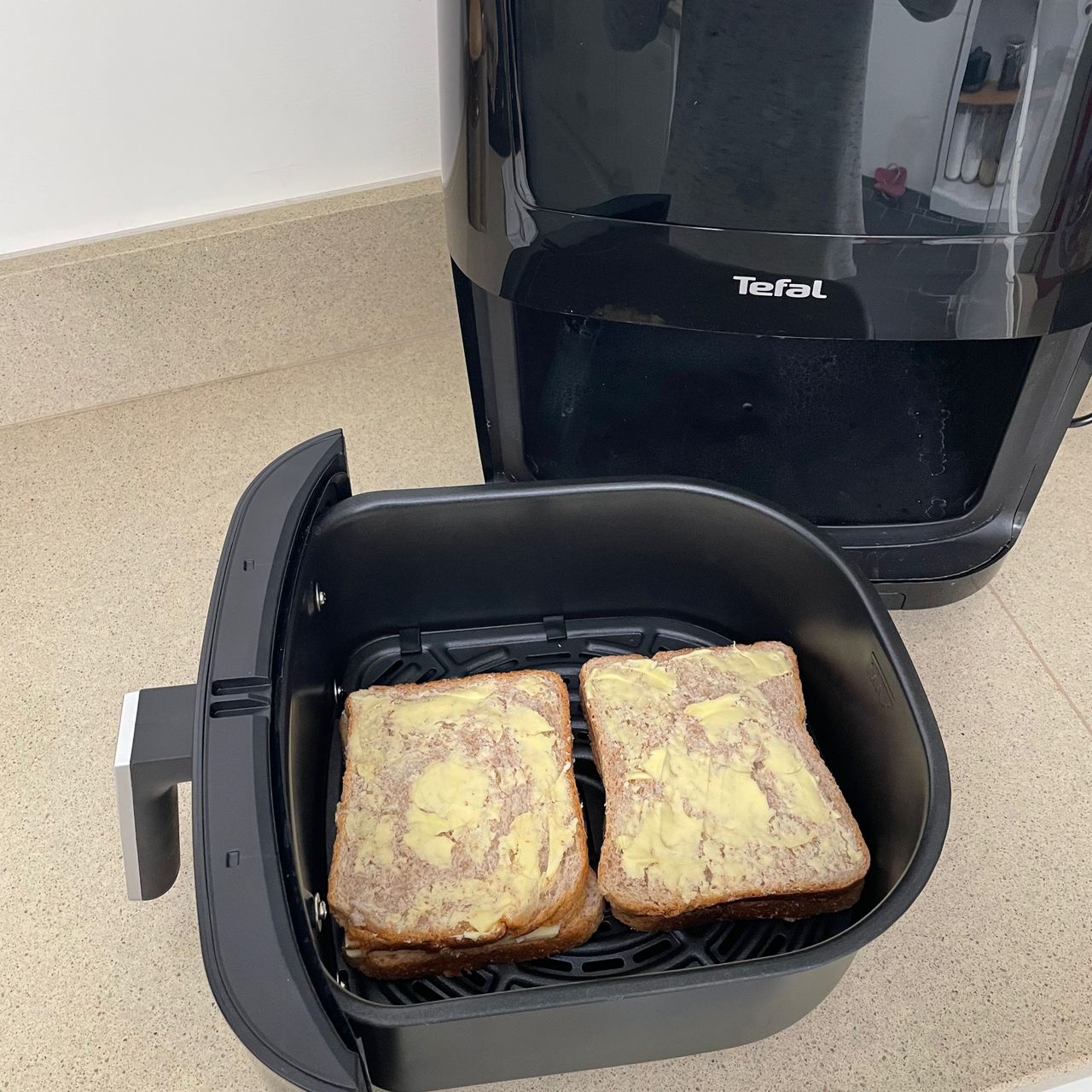 How to make a toastie in the air fryer in 3 easy steps | Ideal Home