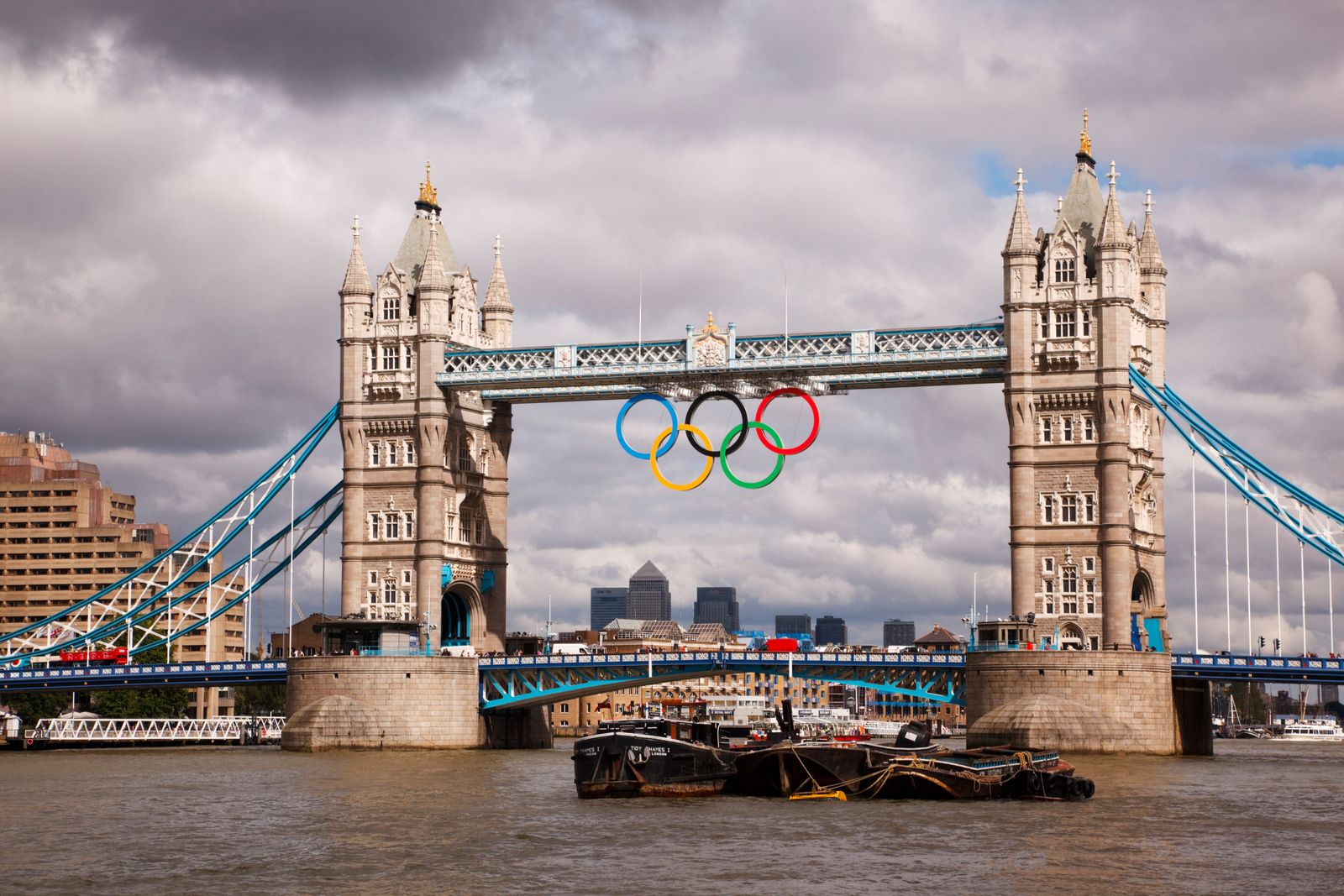 Curious Questions: How does Tower Bridge work? And why was it built ...