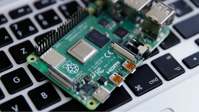 Which Raspberry Pi Should I Buy? | Tom's Hardware