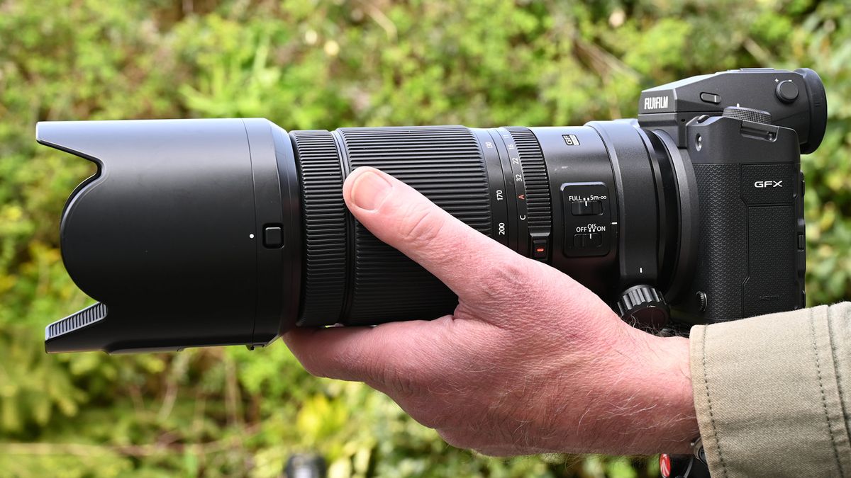 Fujifilm GF 100-200mm f/5.6 R LM OIS WR review: the only telephoto zoom ...