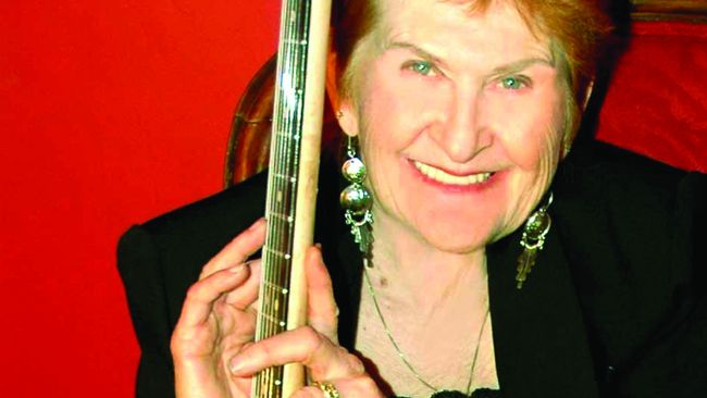 “He Picked Me up off the Floor and Said, ‘Honey, You Play Good Guitar ...