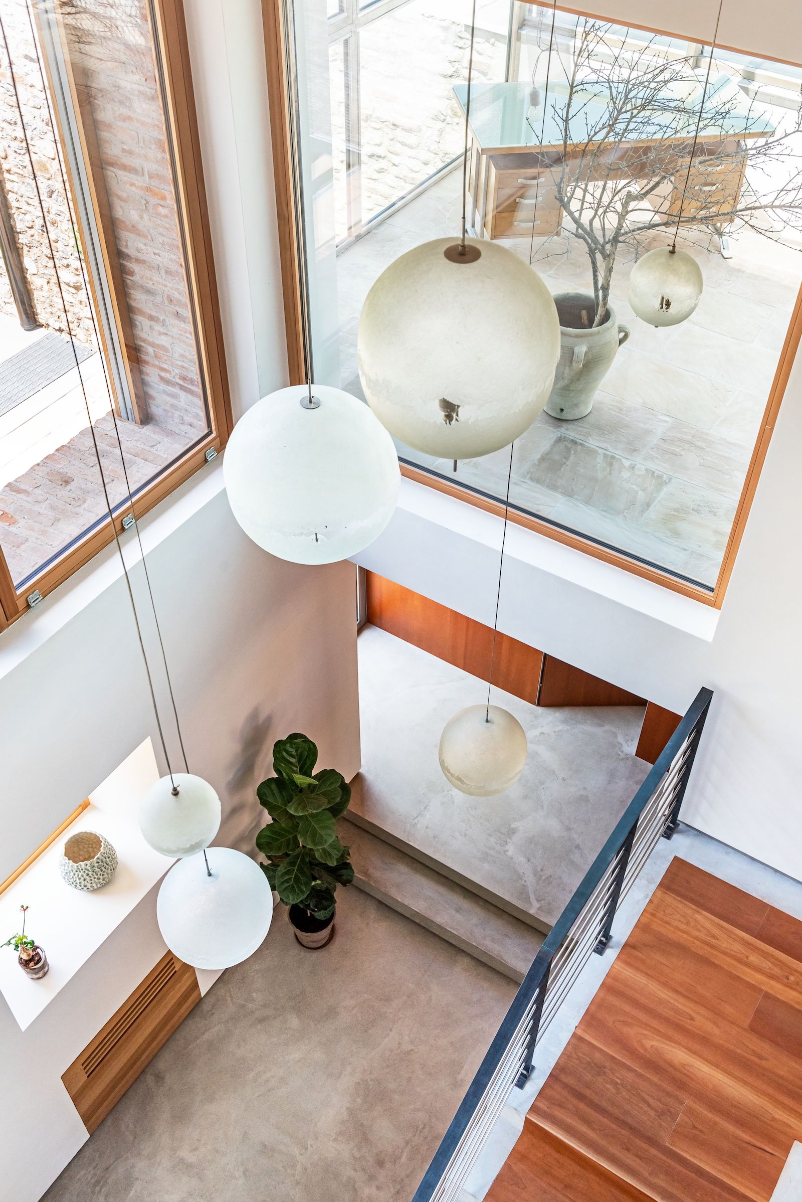 See inside a striking converted barn that dates back to 1700s | Livingetc