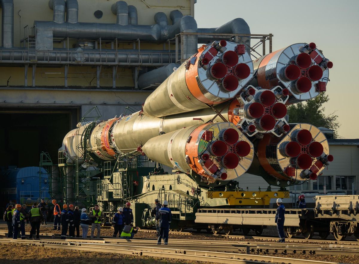 Soyuz rocket rolls to the pad before astronaut launch (photos) | Space