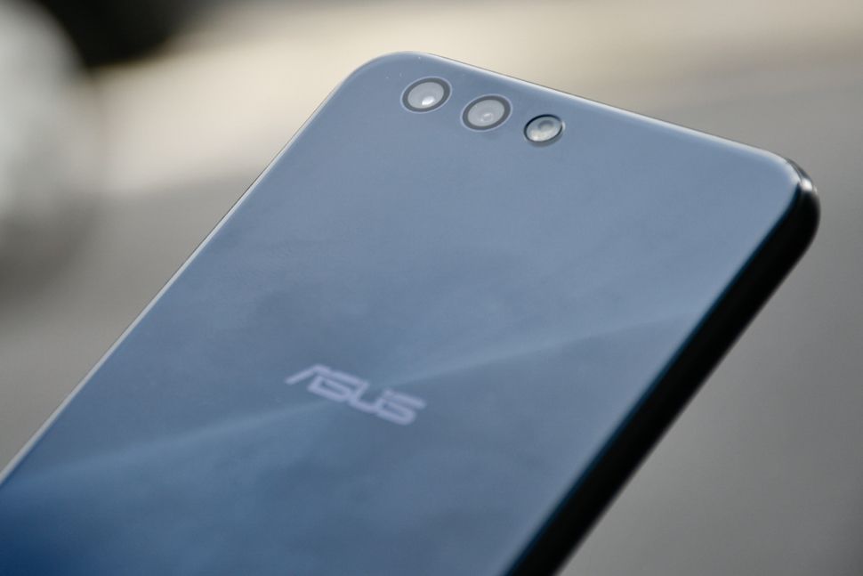 Why do some phones have two cameras on one side? Dual-camera designs ...