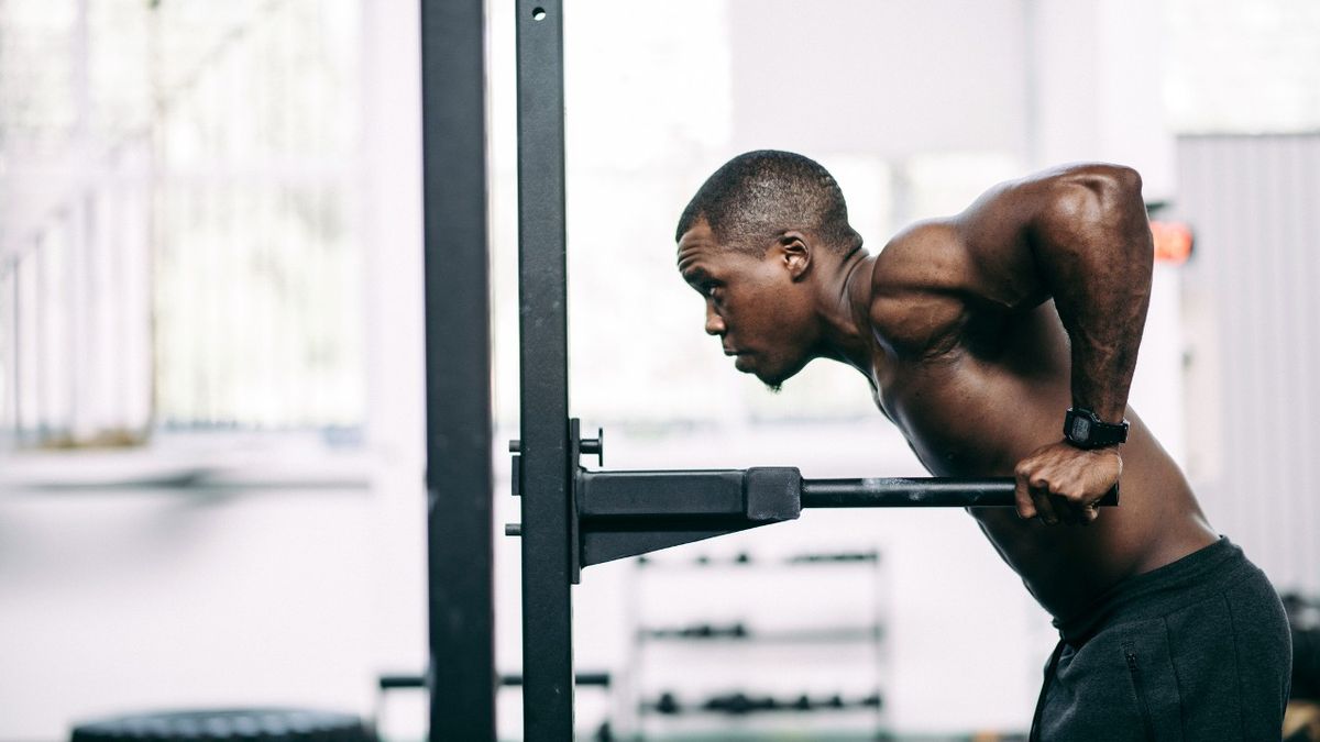 The Best Triceps Exercises To Do At Home And In The Gym | Coach