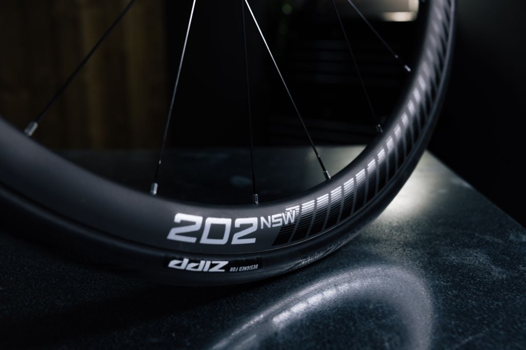 Zipp 202 NSW wheels are back, and I reviewed them in Chambéry | Cycling ...