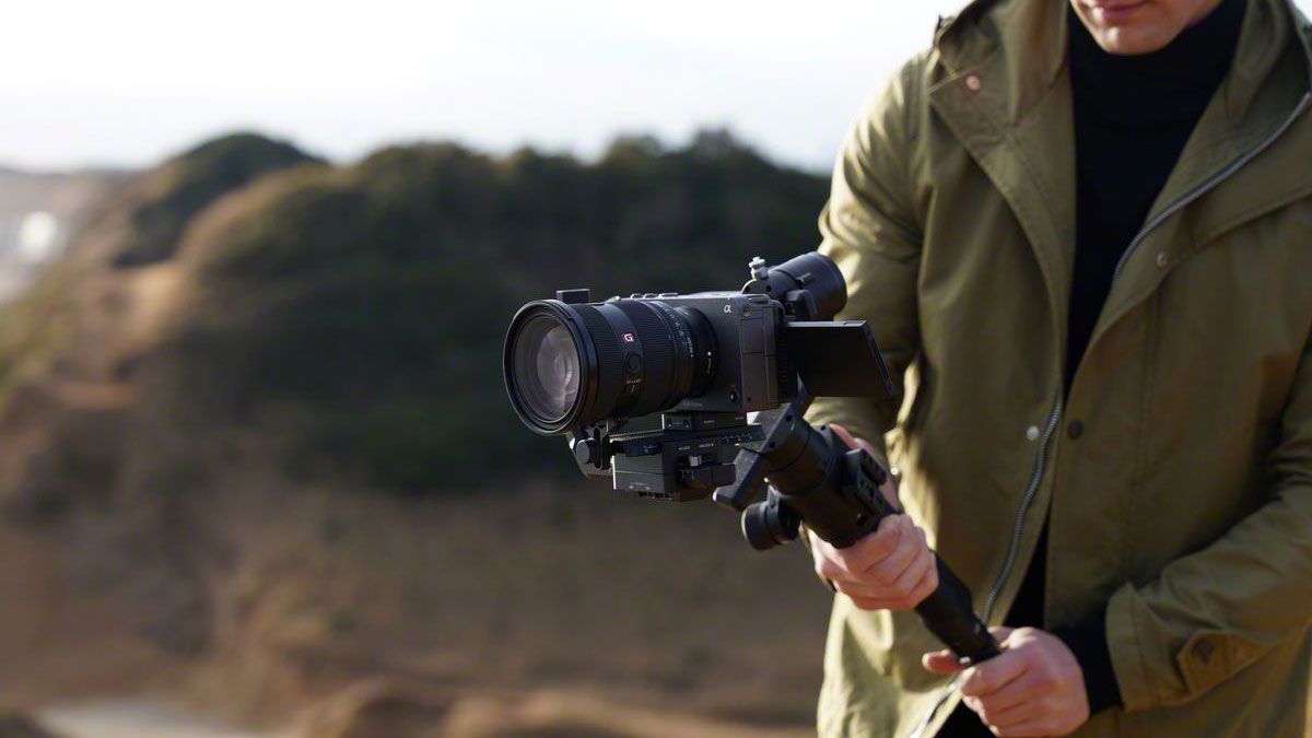 DSLR vs mirrorless cameras - the the two main interchangeable lens ...