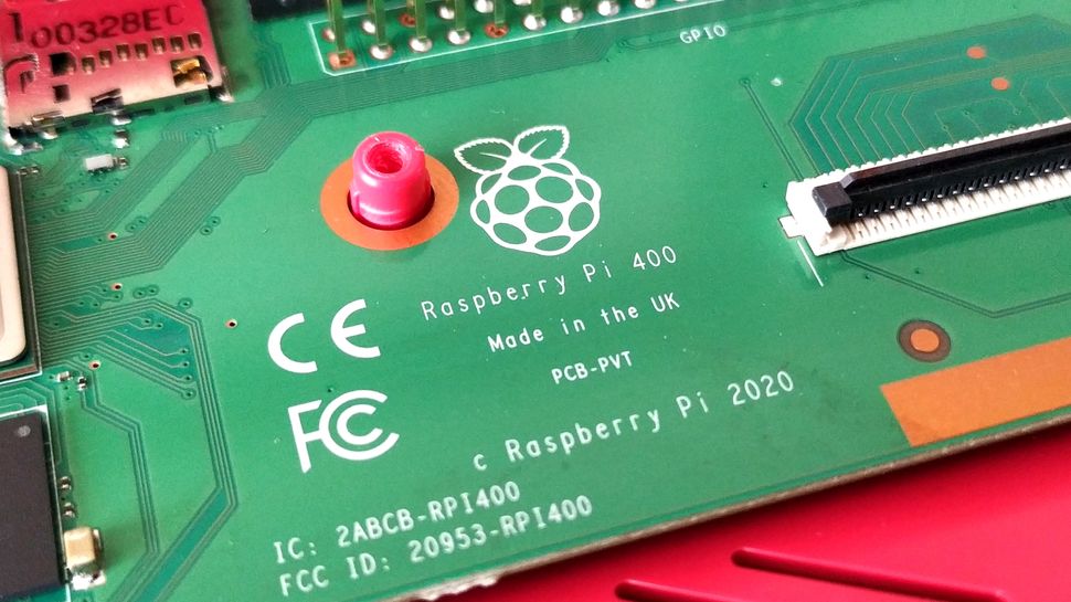 Raspberry Pi 400 Review: Faster CPU, New Layout, Better Thermals | Tom ...