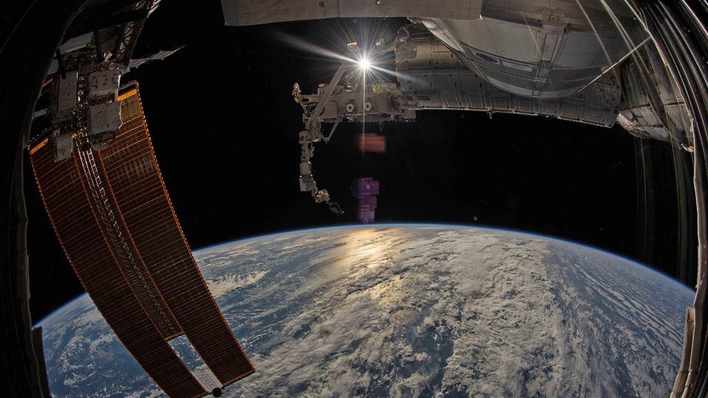 Astronaut's-Eye Time Lapse Offers Incredible View of Earth from Space ...