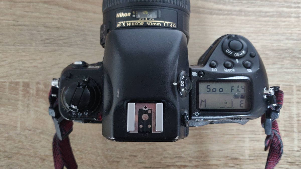 Why I think the Nikon F5 is the ONLY 35mm film camera you need to buy ...