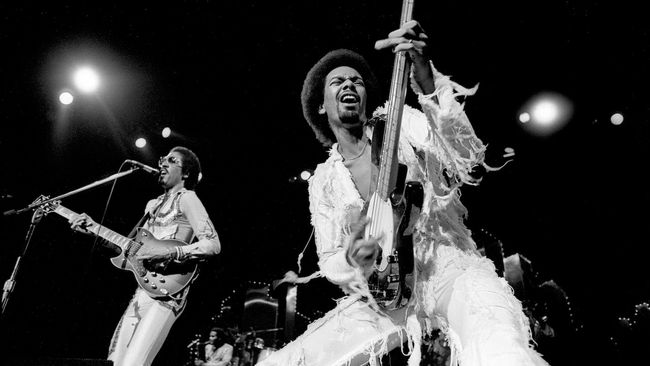 Louis Johnson's bassline on Brothers Johnson’s Stomp! | Guitar World