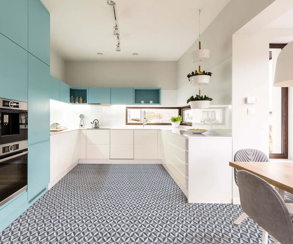 Stylish kitchen vinyl flooring ideas that are easy to copy | Homebuilding