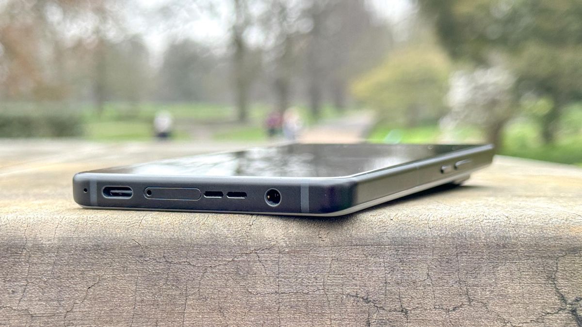 Asus Zenfone 11 Ultra review: A feature-packed flagship with amazing ...