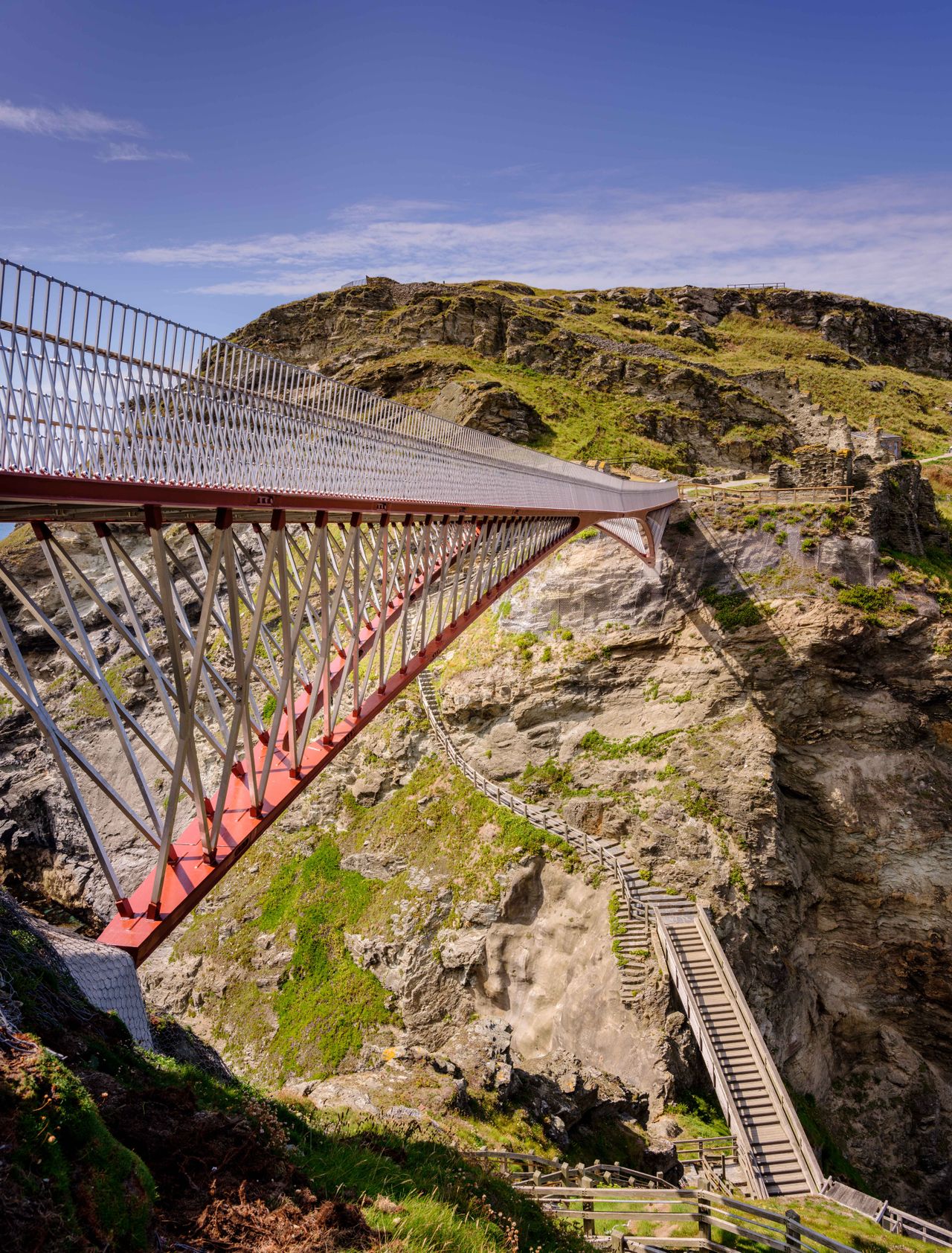 New footbridge reconnects King Arthur’s castle with the land | Wallpaper*