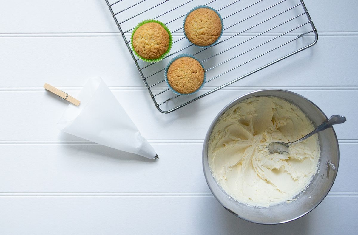 How to make a piping bag | GoodtoKnow