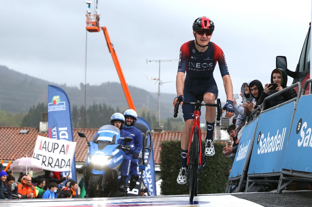Carlos Rodríguez wins second stage in a row for Ineos Grenadiers on ...