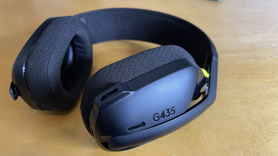 Logitech G435 Lightspeed Wireless Gaming Headset Review: Light Weight ...